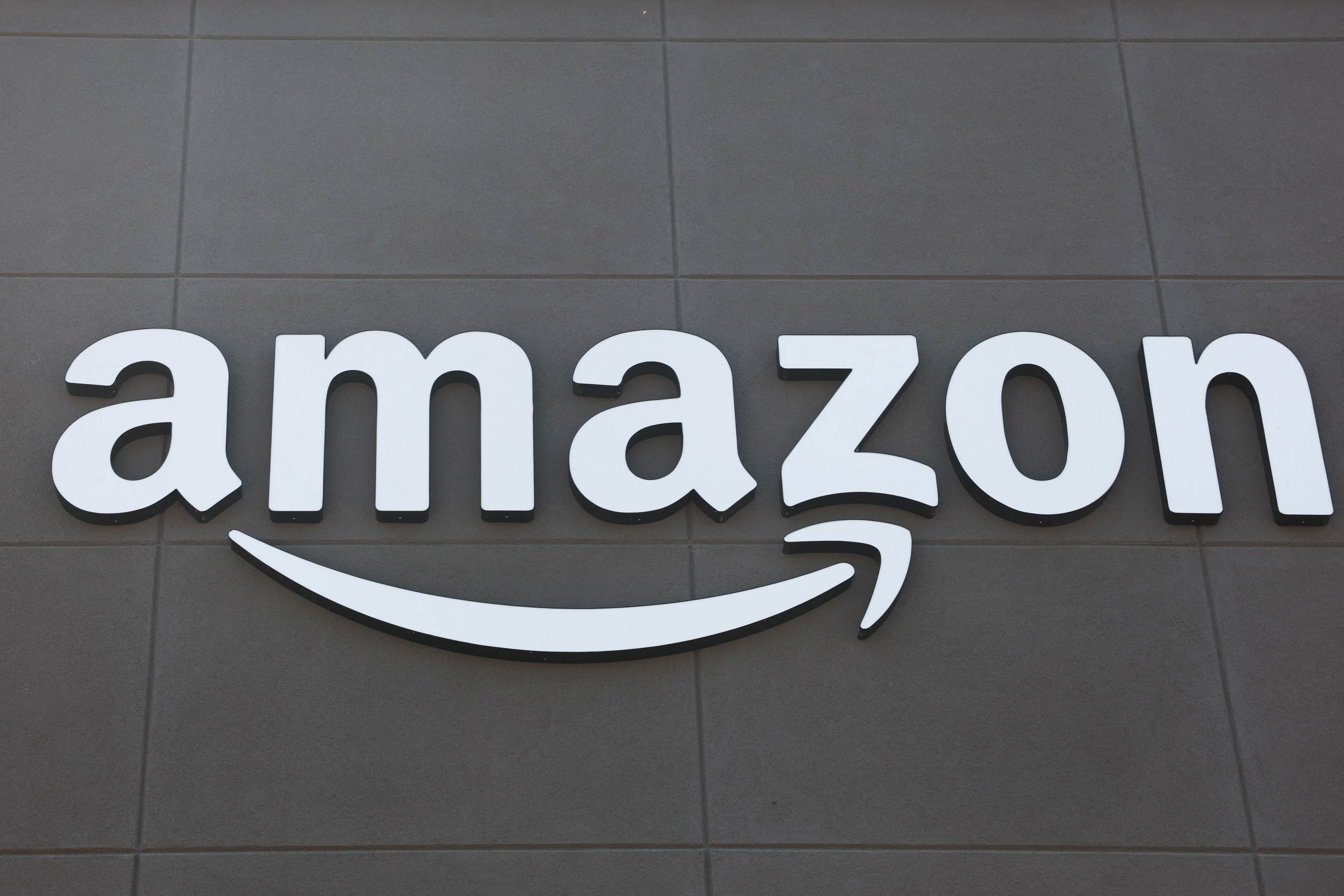 Amazon cuts 14,000 jobs In largest corporate layoff of 2025
