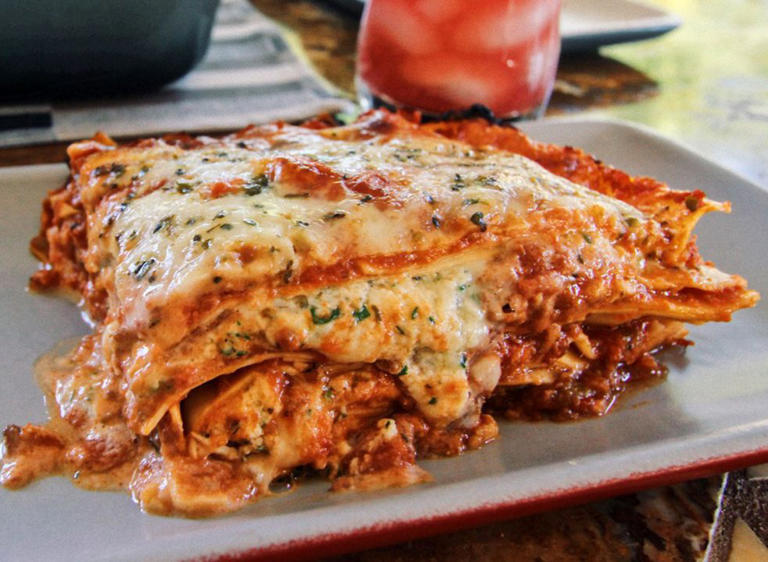 5 Restaurant Chains With the Best Lasagna, According to Chefs