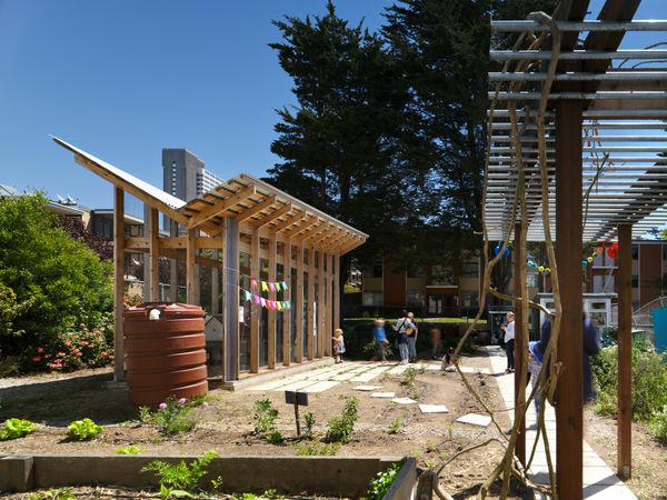 How They Pulled It Off: An Architectural Chicken Coop in a San ...
