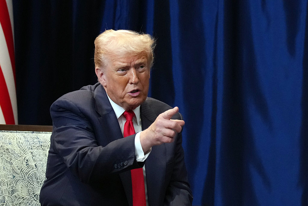 ‘Rambling … Lunatic’: Trump Suddenly Starts Yelling Mid-Speech — and ...