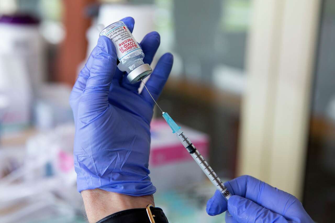 New COVID vaccine says it's for the ‘senior class' - does it reduce ...