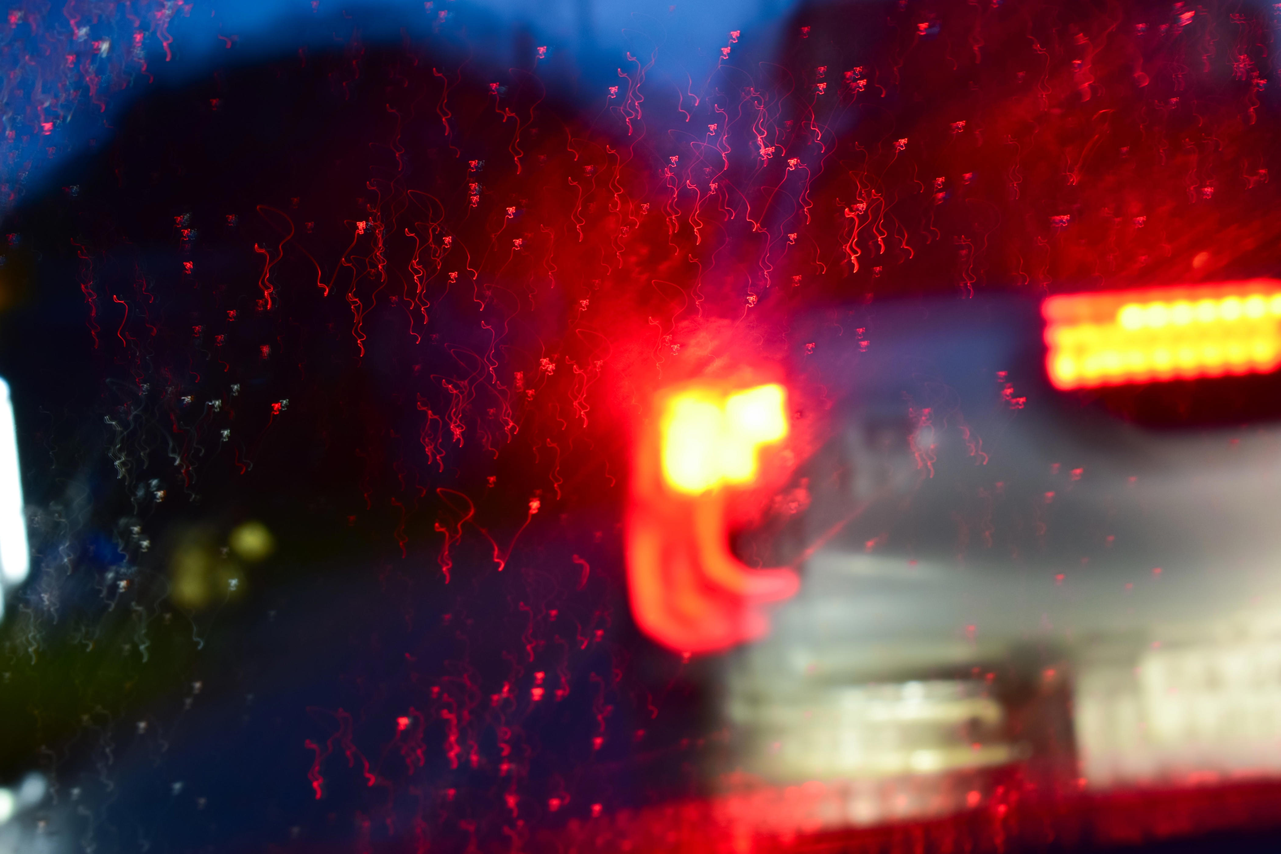 Dallas County deputy seriously injured after being thrown from I-35 ...