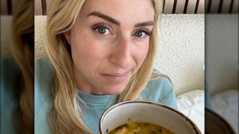 What HGTV's Jasmine Roth Looks Like Underneath All The Makeup