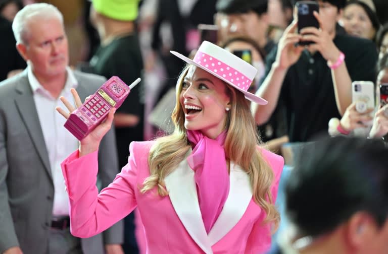 Margot Robbie Rumoured to Play Patrick Bateman in Luca Guadagnino's ...
