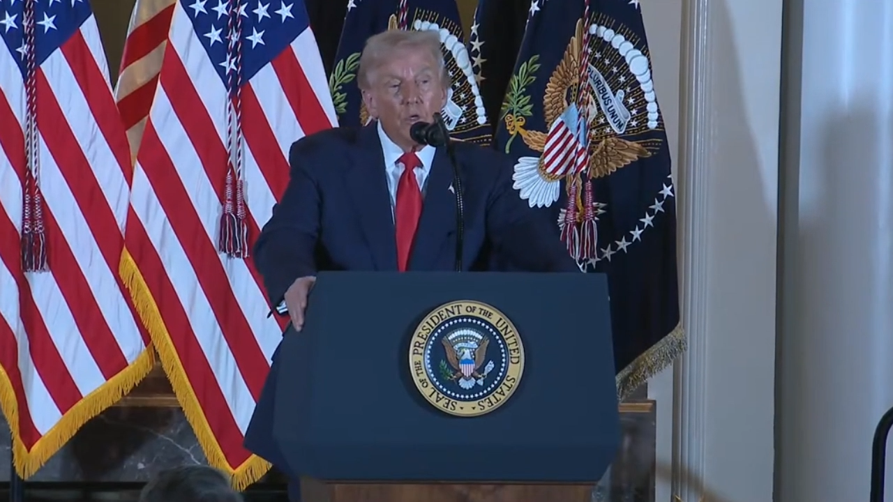 'He Did It All By Himself': Trump Claims Douglas MacArthur Single ...