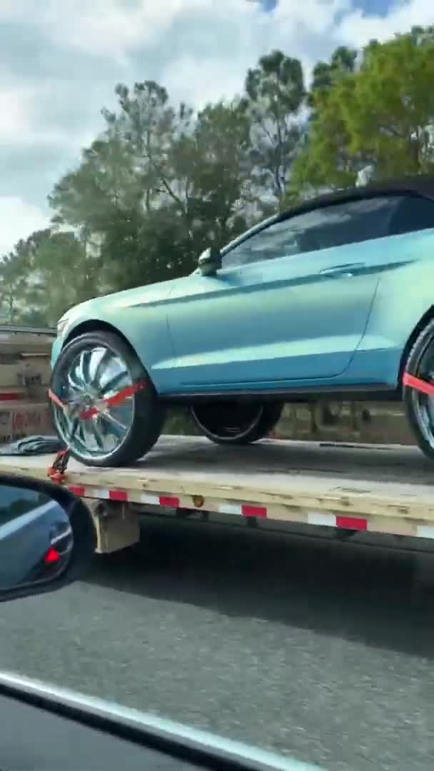 Hotshot Transporting Mustang on 32’s Floaters And BMW on 30s