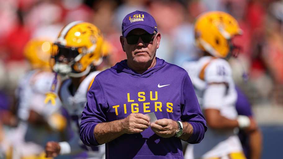 How disliked was Brian Kelly? Subtle shade from this holy place is a ...