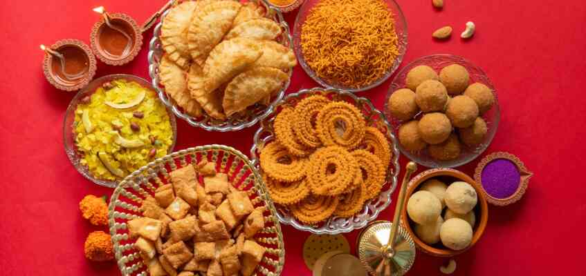 All-Time Favourite Diwali Snacks to Sweeten Your Celebrations