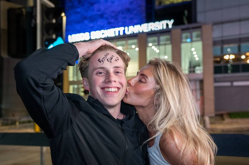 Bonnie Blue called 'predator' after taking pictures with fans in ...