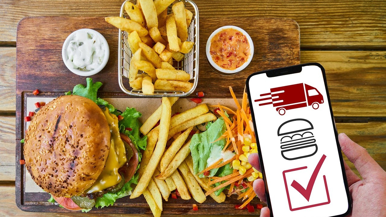 7 Fast-Food Secrets Employees Say Most Customers Never Notice