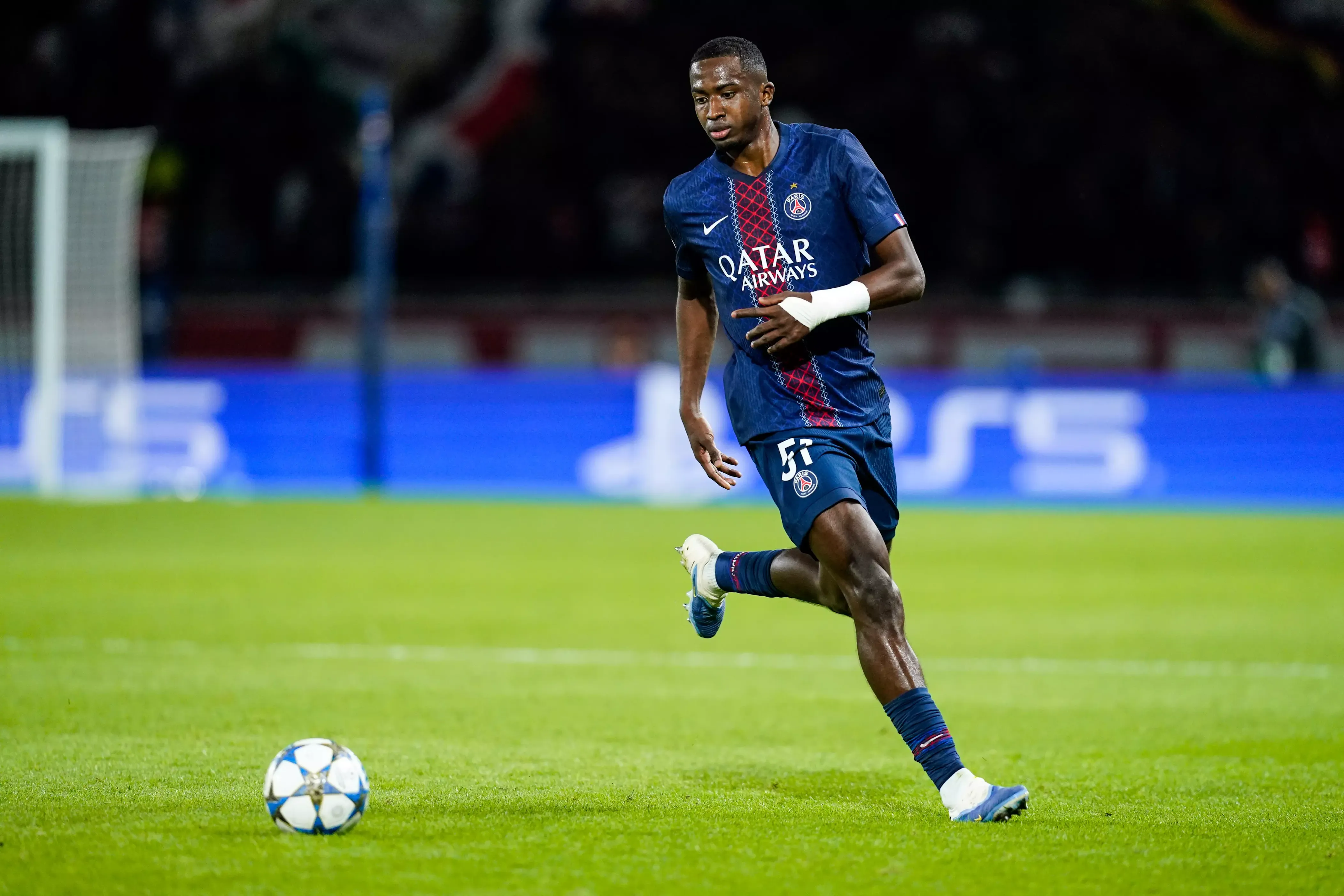 Mercato PSG – Pacho vers une signature dans les prochaines semaines