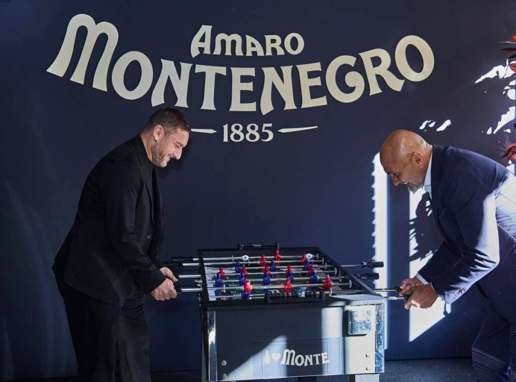 Amaro Montenegro celebra l'amicizia, Spalletti e Totti insieme nel ...