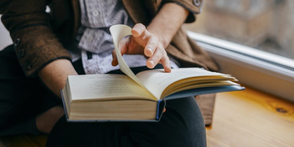 Professor deler sin bedste tips: Sådan kan du læse flere bøger