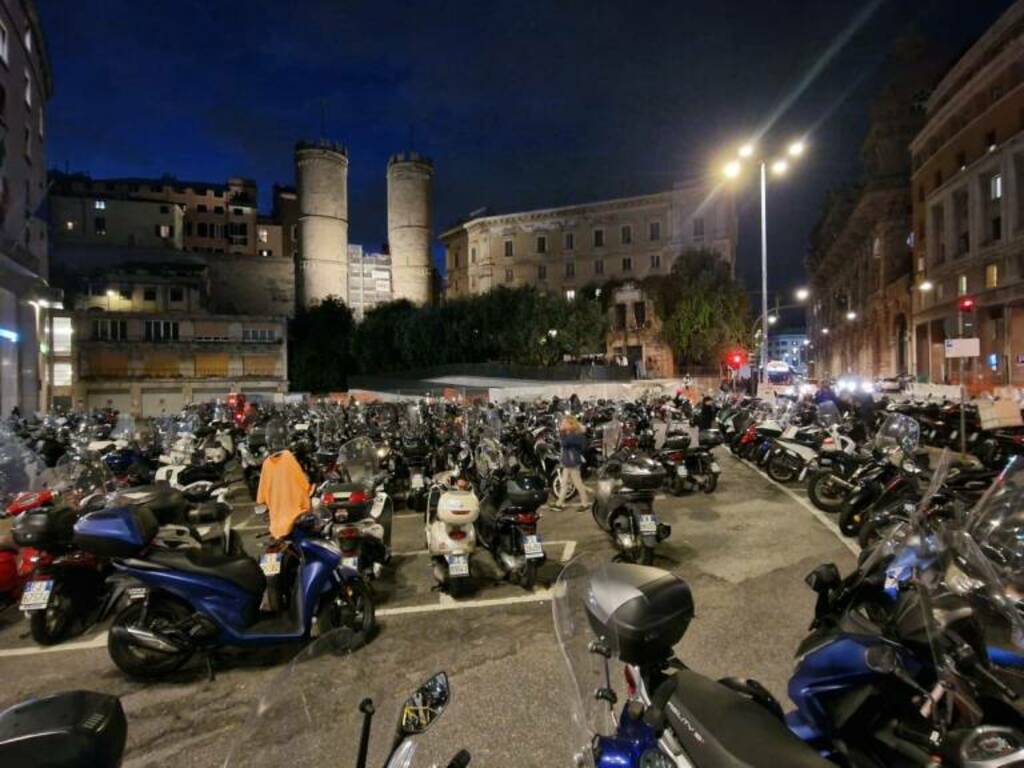 Aggressione in piazza Dante stanotte con un taglierino: uomo soccorso ...
