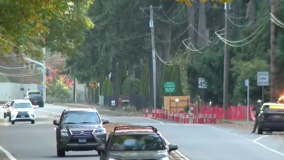 Five-vehicle crash blocks Coburg Road traffic; three hospitalized after ...