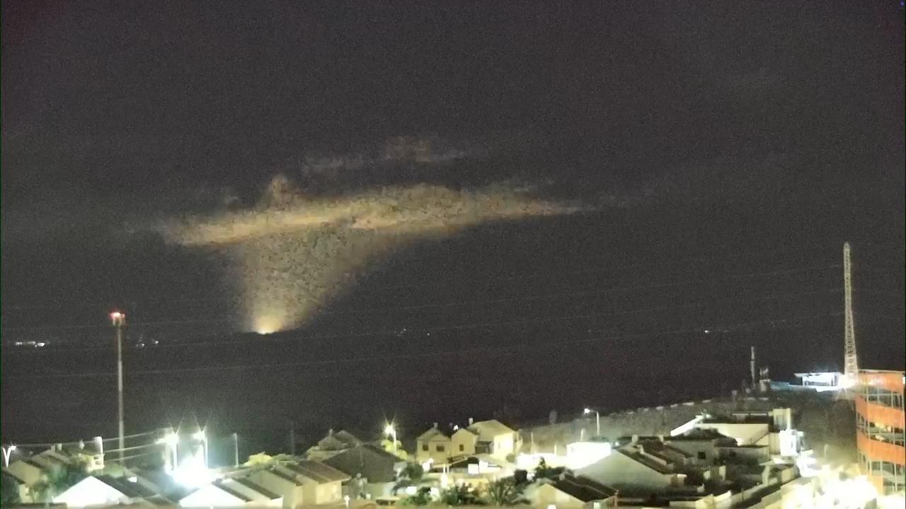 Explosions seen over Gaza night sky, after Netanyahu said he ordered ...