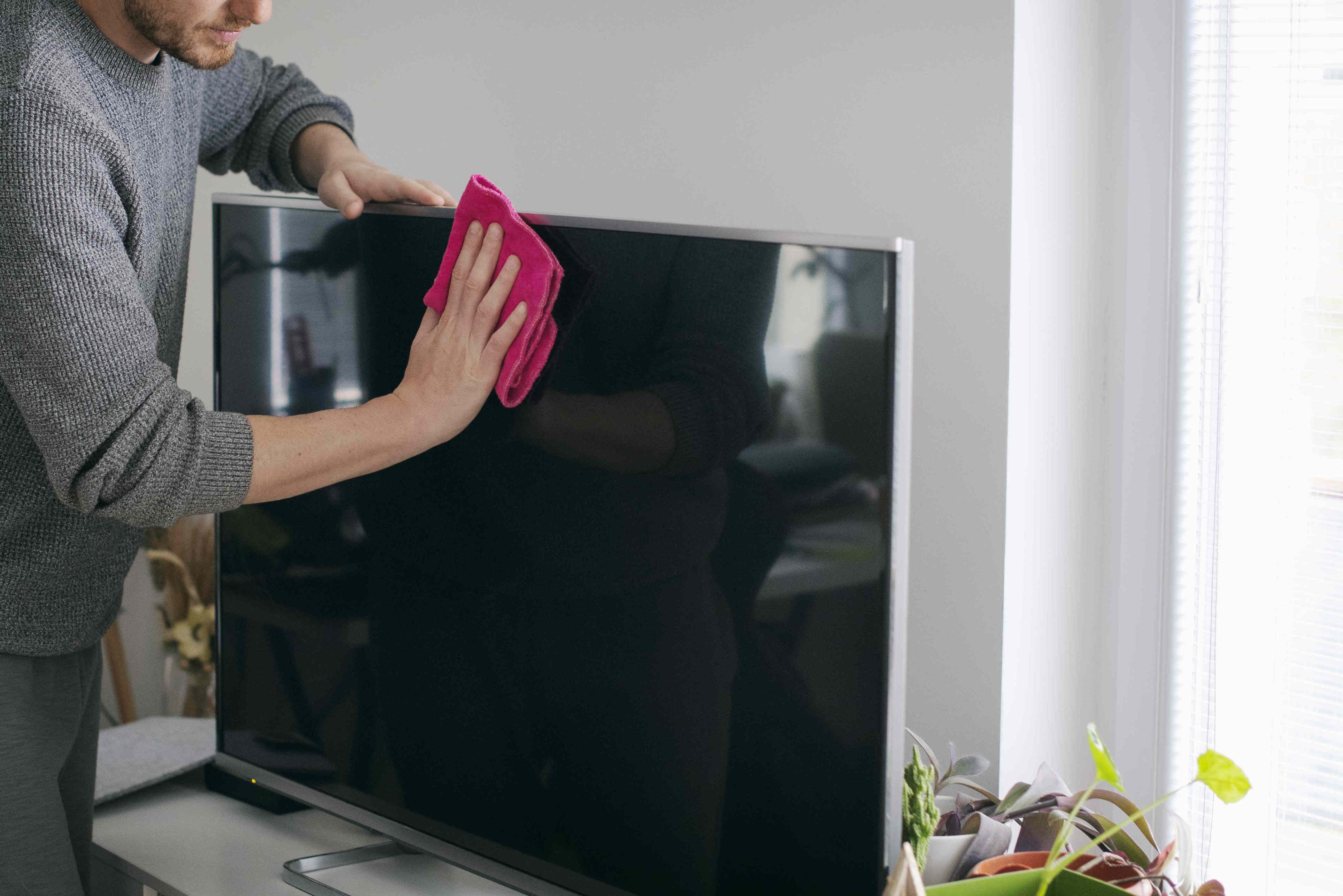 Can you use glass cleaner on a TV screen? Here’s what cleaning pros say