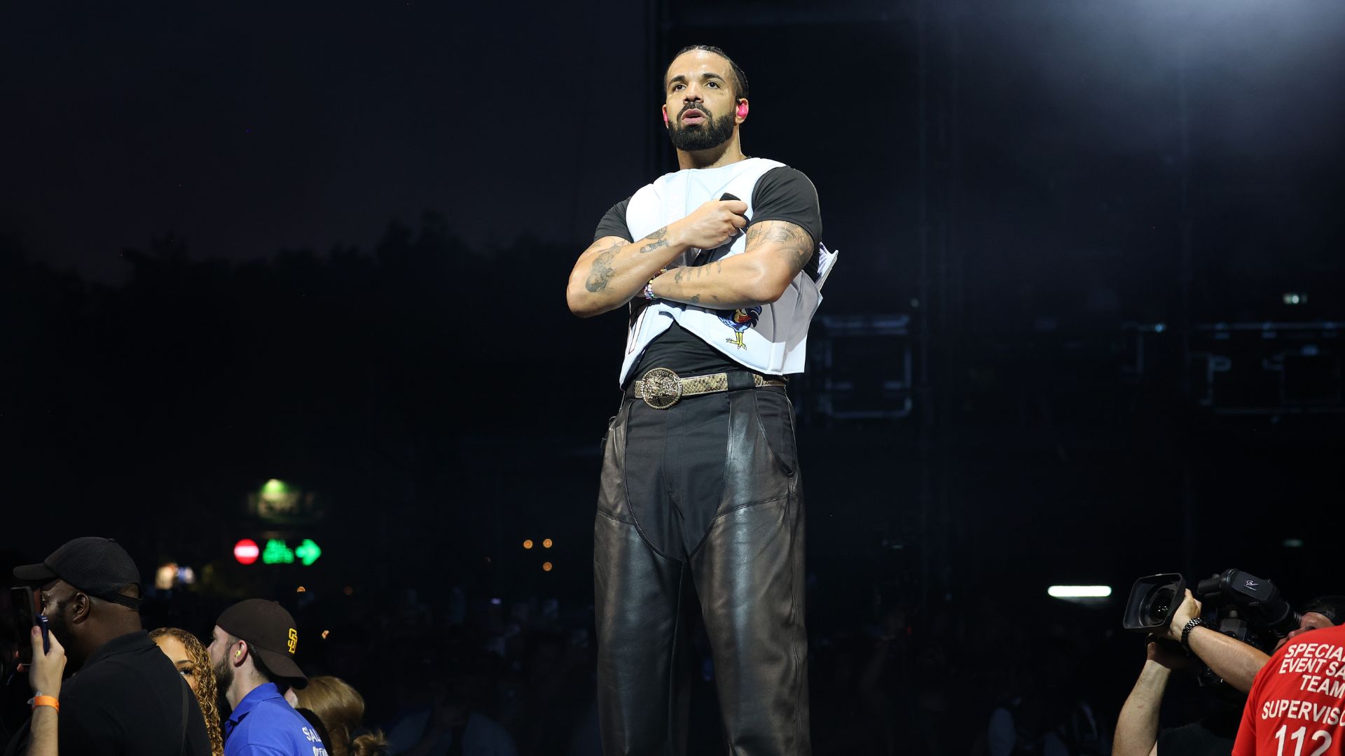 Drake é processado por promover cassino online 'enganoso'