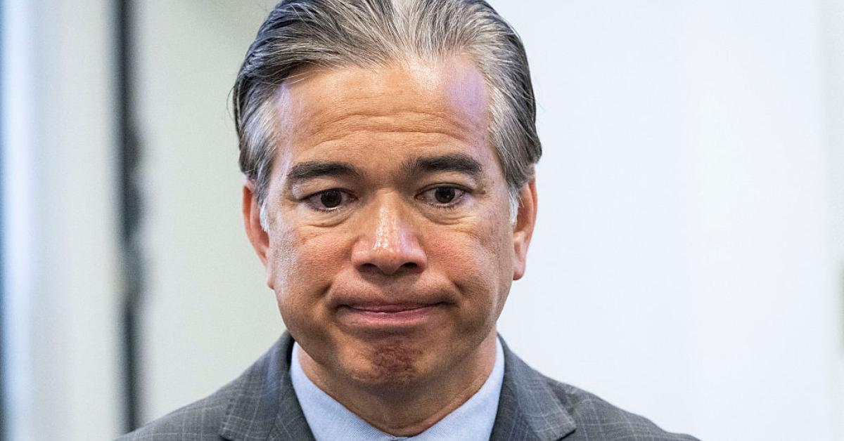 Stung by SCOTUS, appeals court blocks California law that hides gender ...