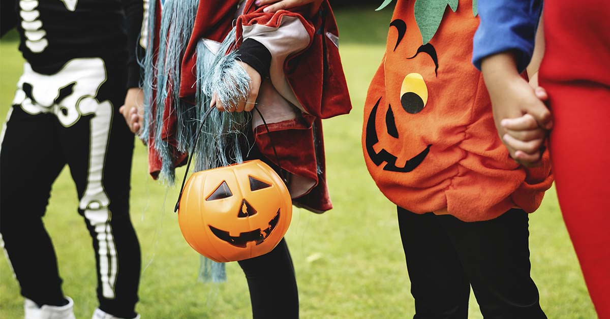 45 Halloween Costumes So Creative They Deserve an Award