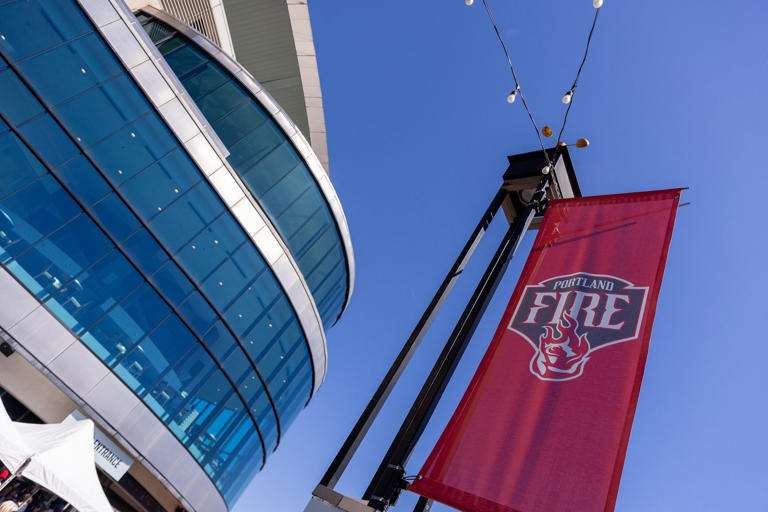 Portland gives new WNBA team, Fire, an appropriately warm welcome
