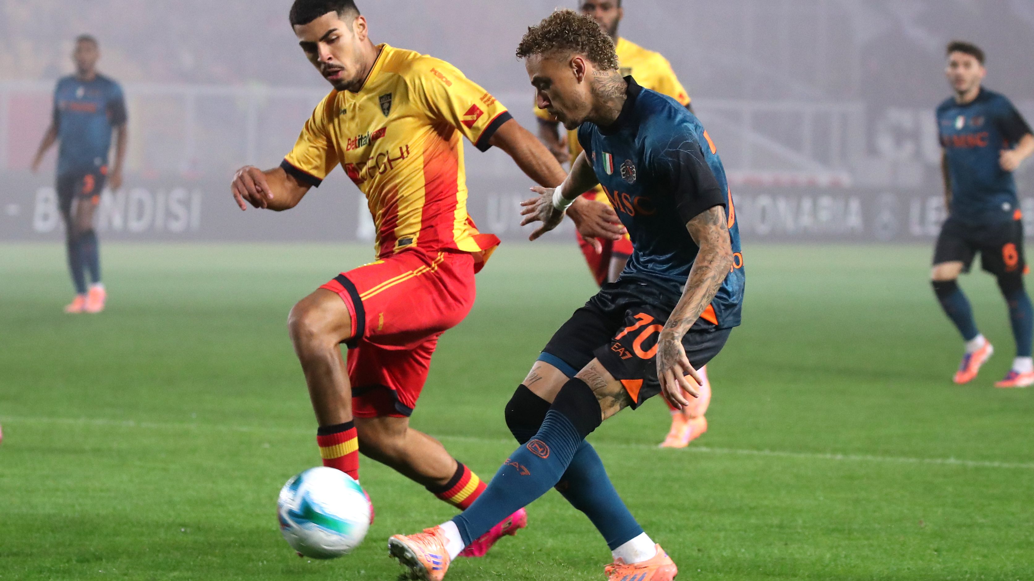 Politano e Lang sostituiti durante Lecce-Napoli: infortunio o scelta ...