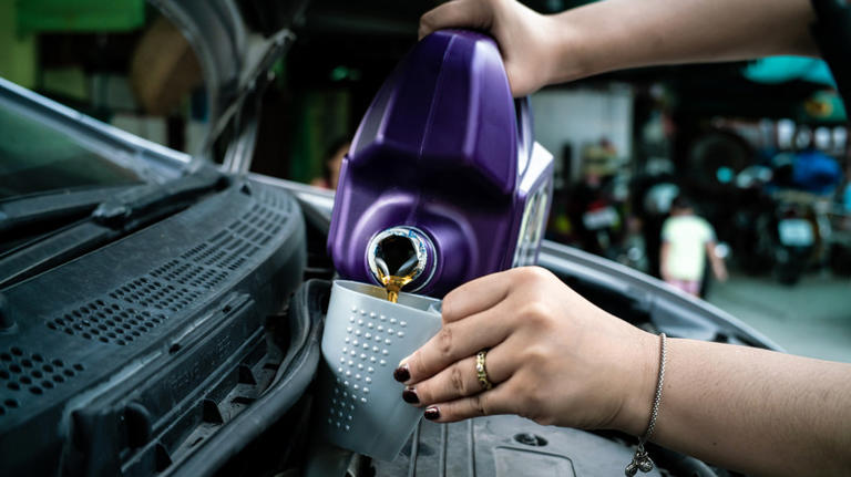 Pros And Cons Of A DIY Oil Change (Can It Really Save You Money?)