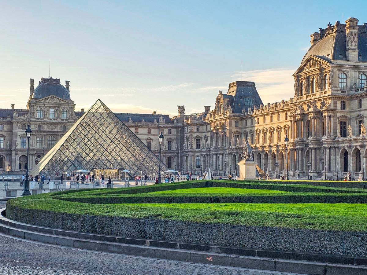 12 Most Iconic French Landmarks That Tell the Story of France