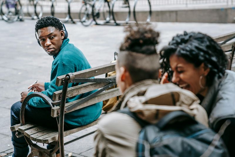16 Subtle Signs Someone Secretly Has a Problem With You