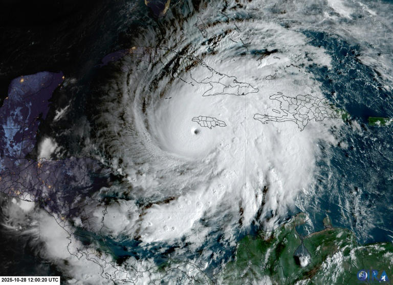 US-Behörde: Extrem starker Hurrikan "Melissa" trifft in Jamaika auf Land