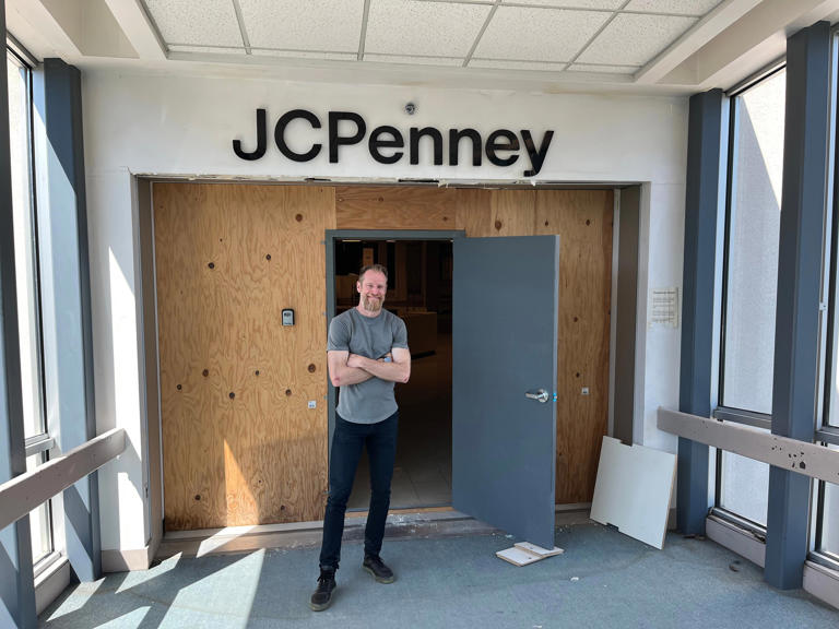 Buyer backs out in sale of old JCPenney building in downtown Salem