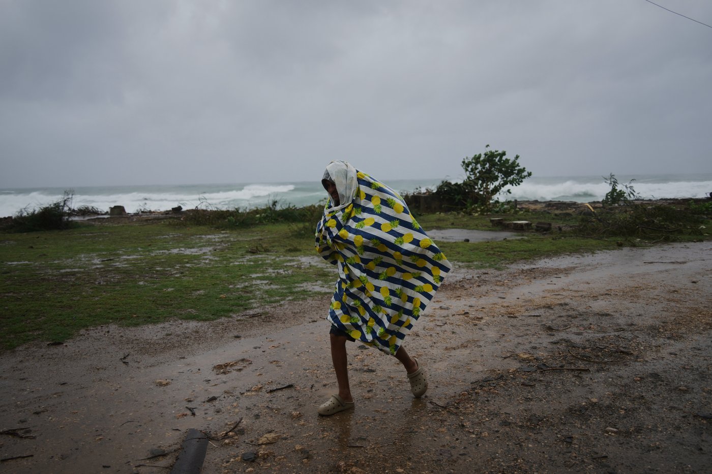 Hurricane Melissa charges toward Cuba after pummeling Jamaica with ...