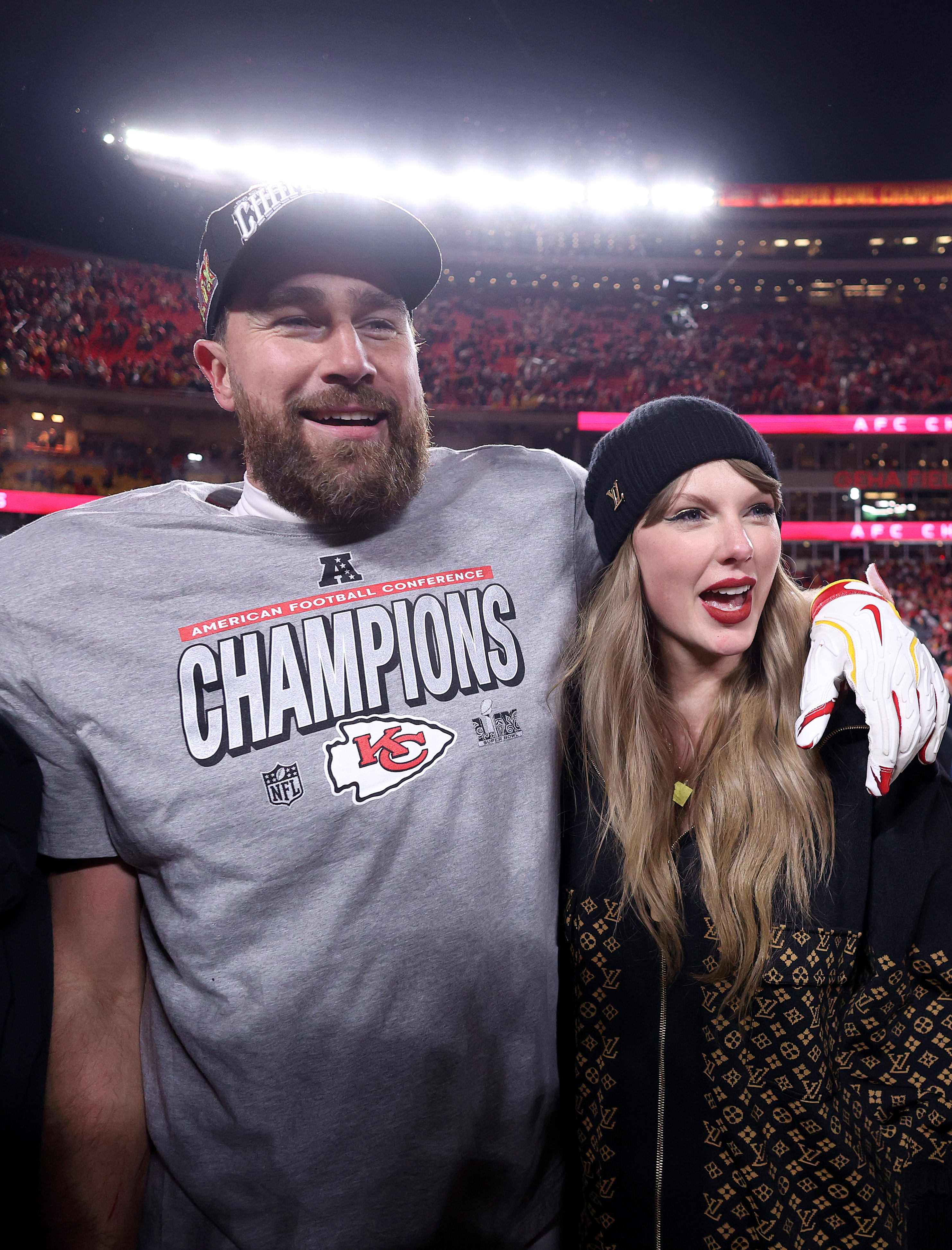 Travis Kelce Hits 100th Career Touchdown — and Celebrates With Taylor ...