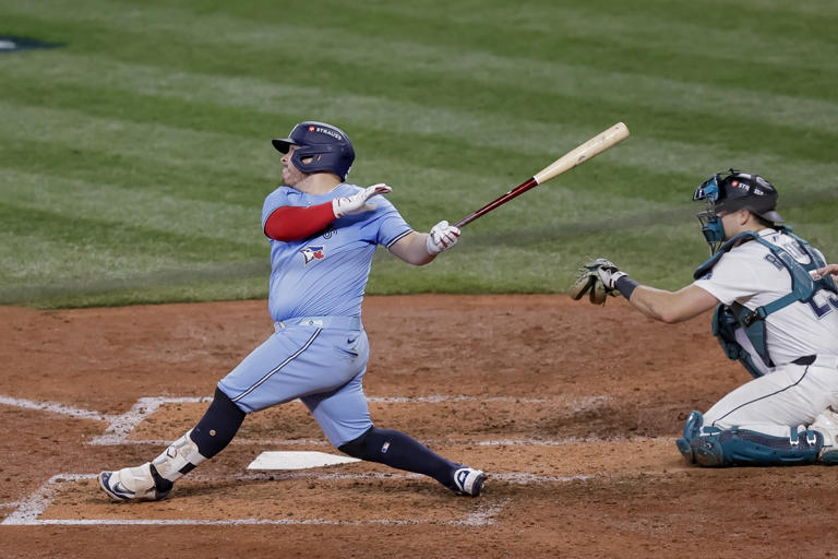 Alejandro Kirk hace historia para México en la Serie Mundial