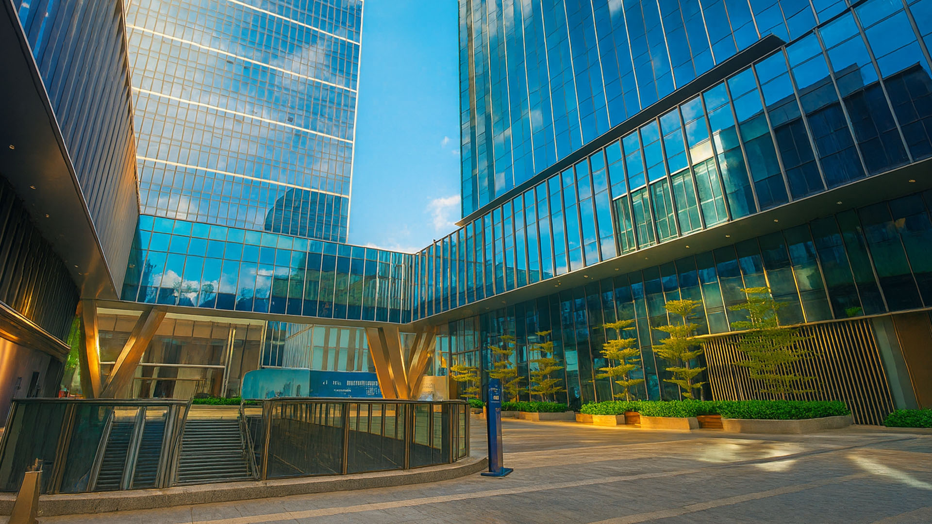 How Does Shenzhen Keep Places This Clean?