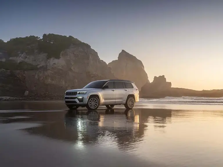 2026 Jeep Grand Cherokee Revealed with New Hurricane 4 Engine