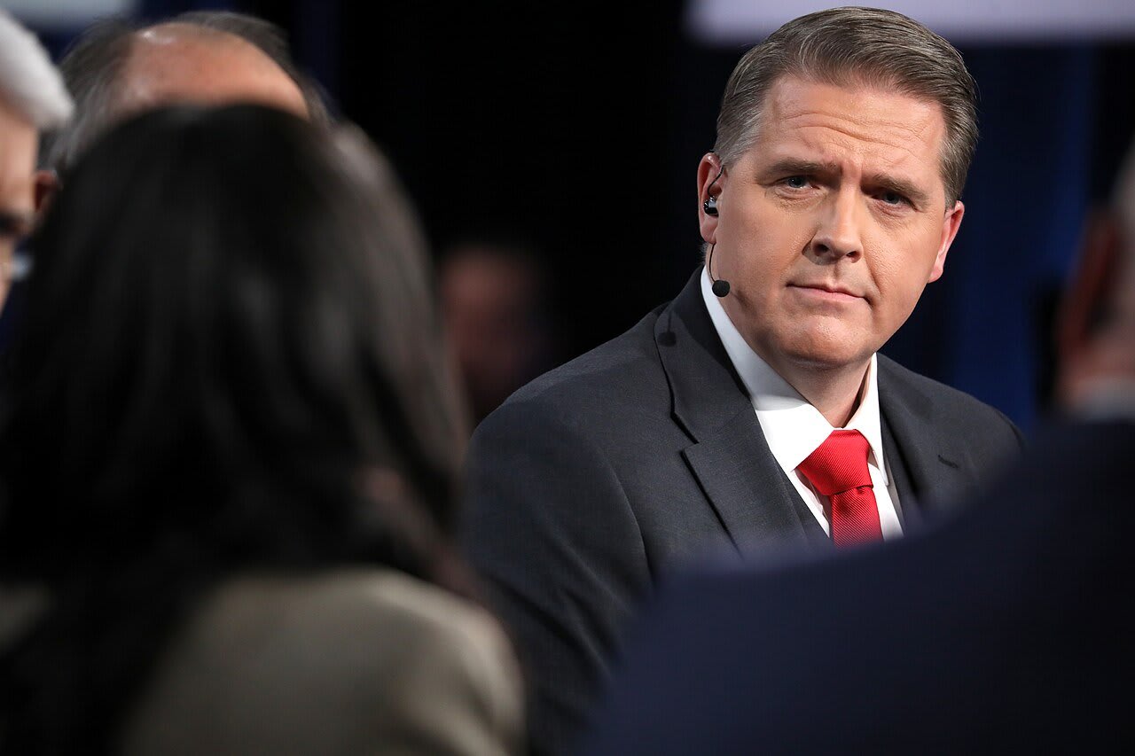 MSNBC host blasts CNN’s 'paid Donald Trump liar'