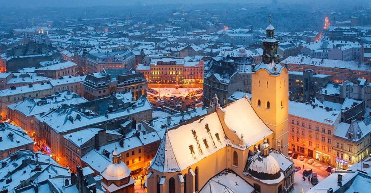 The 16 Remote Work-Friendly Small Towns Drawing New Residents in 2025