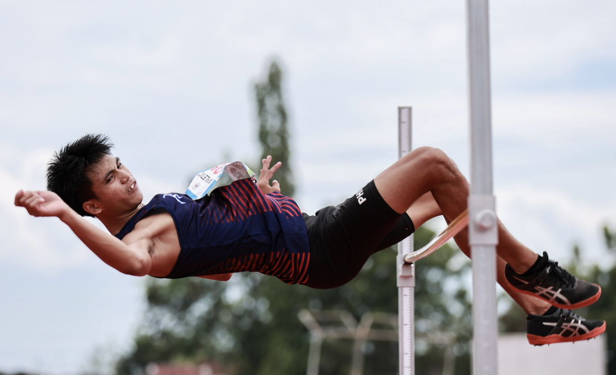Catera shatters record in B. Pinoy high jump