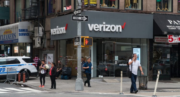 VZ Earnings: With AT&T and T-Mobile Numbers in, Here’s What to Expect ...