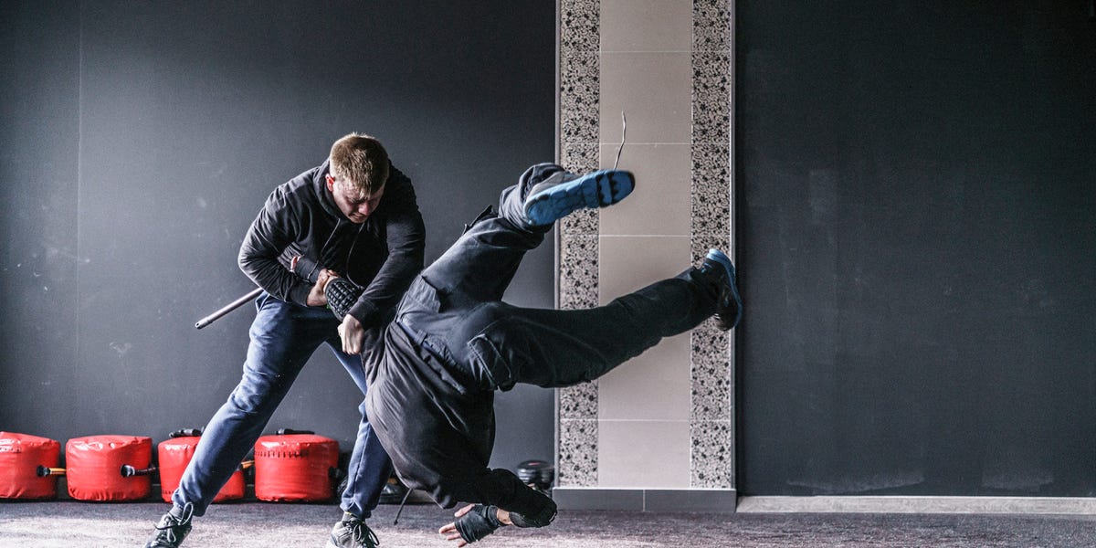 Che cos’è il baby tonfa? Lo strumento del krav maga per allenare la ...