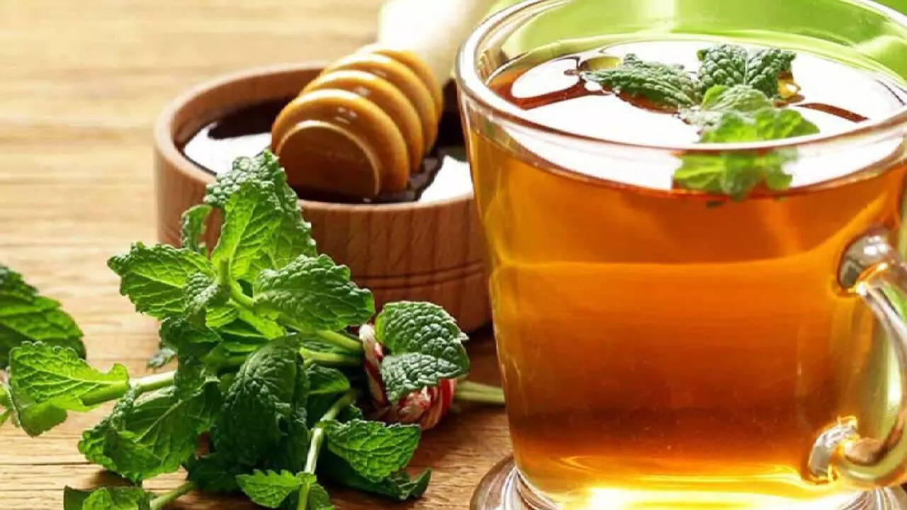 Smog relief drinks made with Ayurvedic spices and herbs