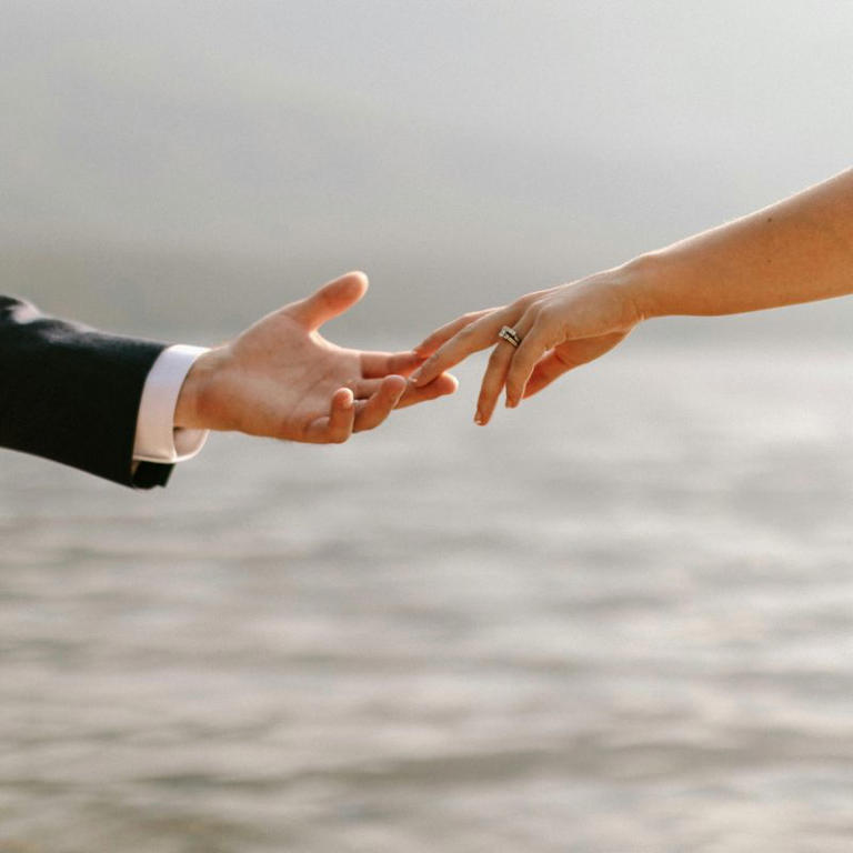 9 Ridiculous Reasons Married Men Say They Don't Wear Their Wedding Rings