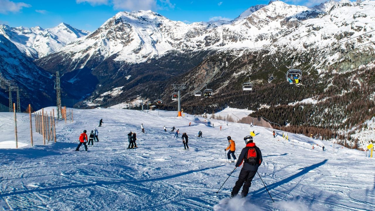 Cette station de ski française très populaire dans les Alpes serait ...