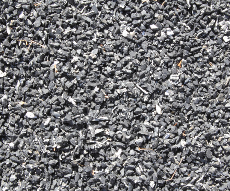 A guide to 5 different types of mulching mats - which is best for you?