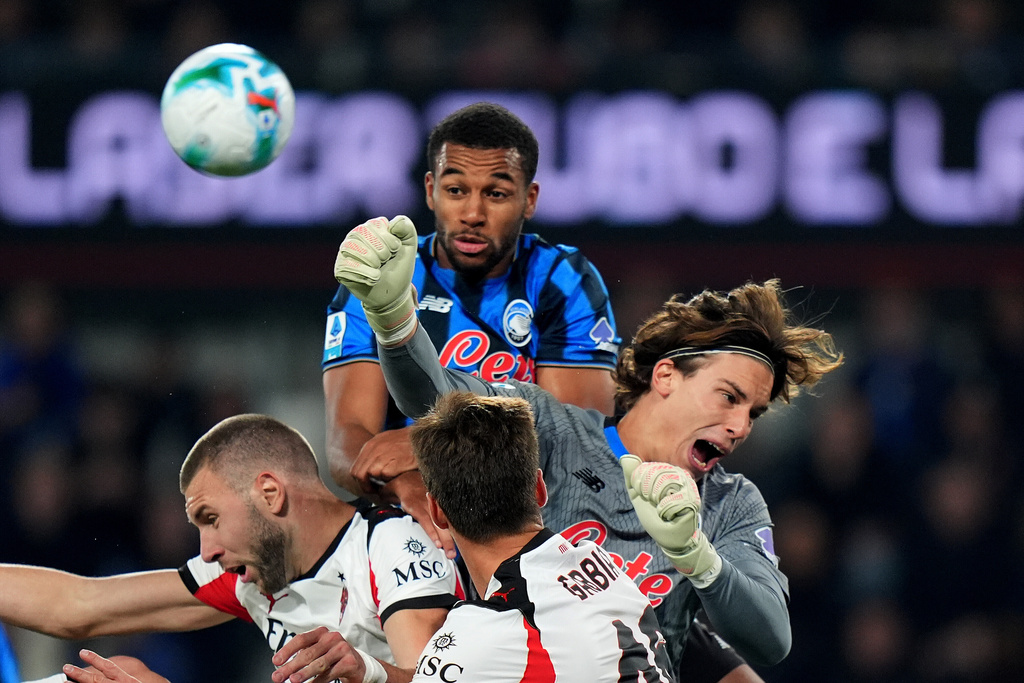 Serie A: Líder Napoli vence 1-0 a Lecce y Camarda llora tras errar ...