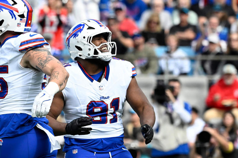 Bills' Ed Oliver has unique comparison for Jim Leonhard's new defense