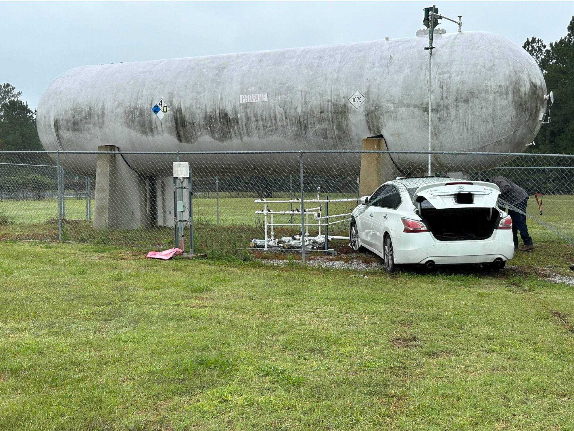 Vehicle pursuit leads to propane leak in Williamsburg County