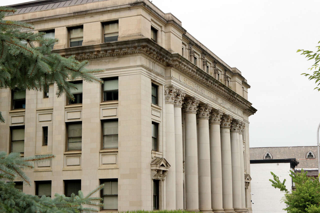 Police investigate bomb threat against Schenectady DA's office