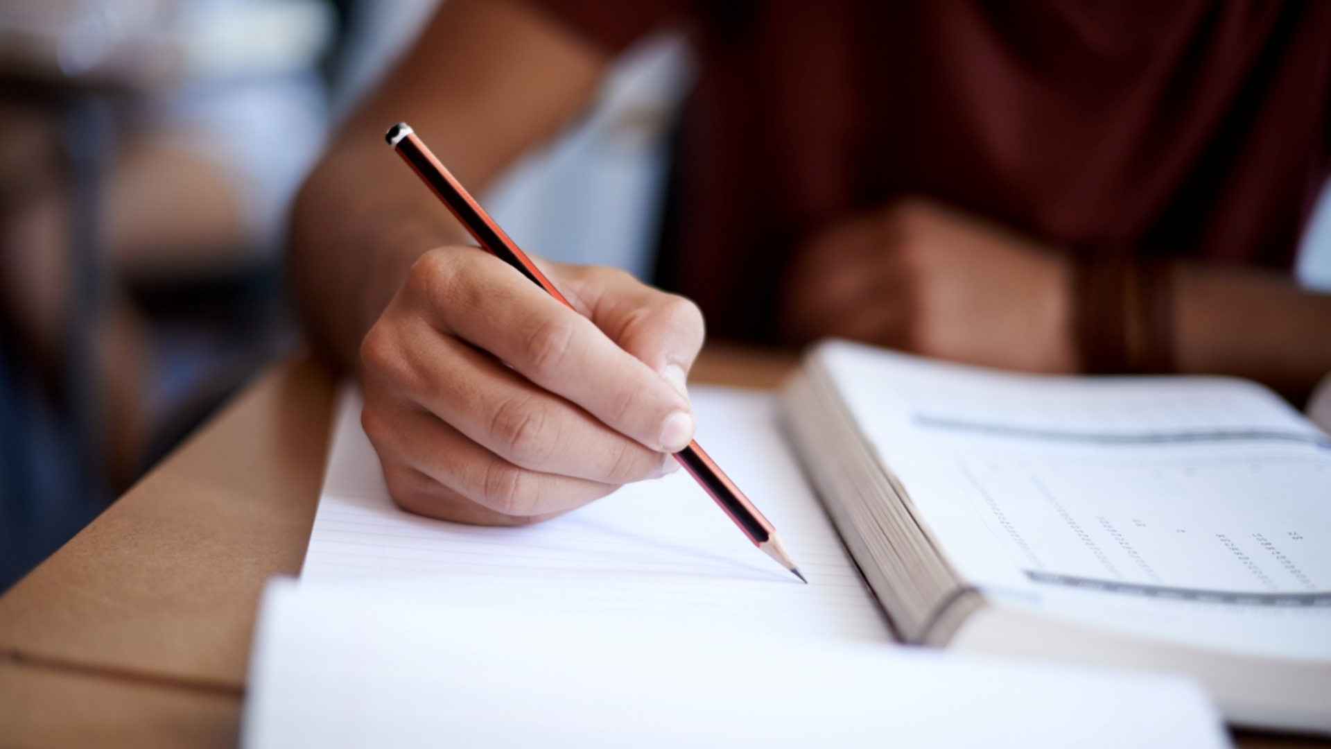 Year 12 students from at least eight Qld high schools taught wrong subject